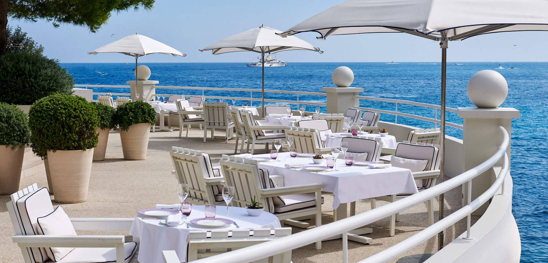 Die Legende lebt: Hotel Monte-Carlo Beach - COLD PERFECTION